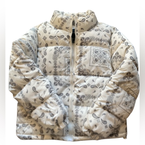 Forever 21 | Jackets & Coats | Forever 2 White Puffer Jacket With Black ...